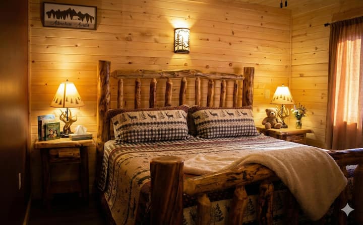 Spacious 2-bedroom Suite | Walk To Lake & Village - Lake George, NY