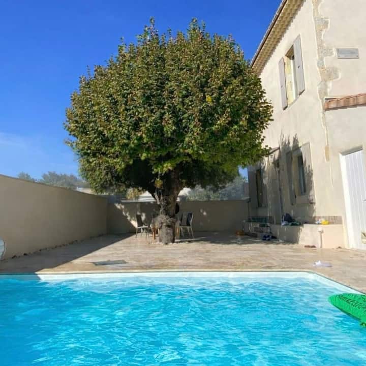 Grande Maison Familiale 5 Chambres, Piscine & Clim - Montélimar