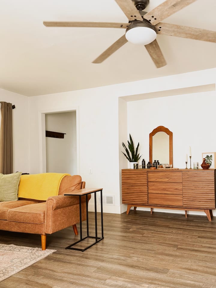 Cozy Mid-century Modern Getaway - Rolla, MO