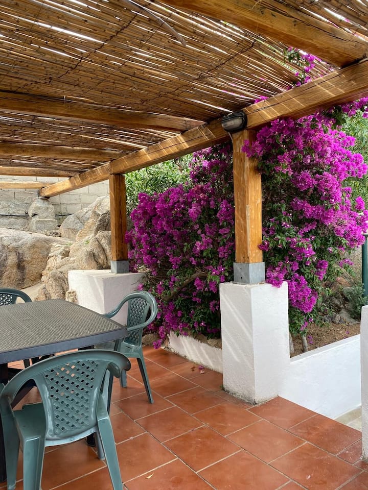 Casa Con Giardino, Terrazza E Posto Auto Interno - La Maddalena