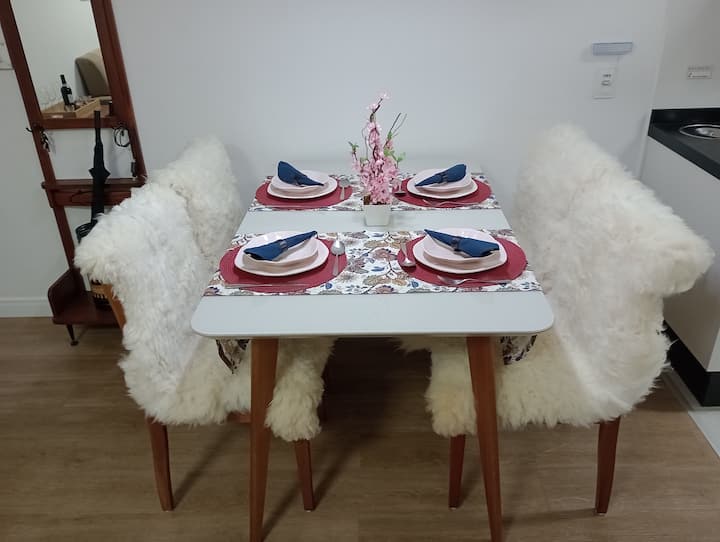 4 Hospedes-roupa-cama-banho-elevador-garagem-novo - Campos do Jordão