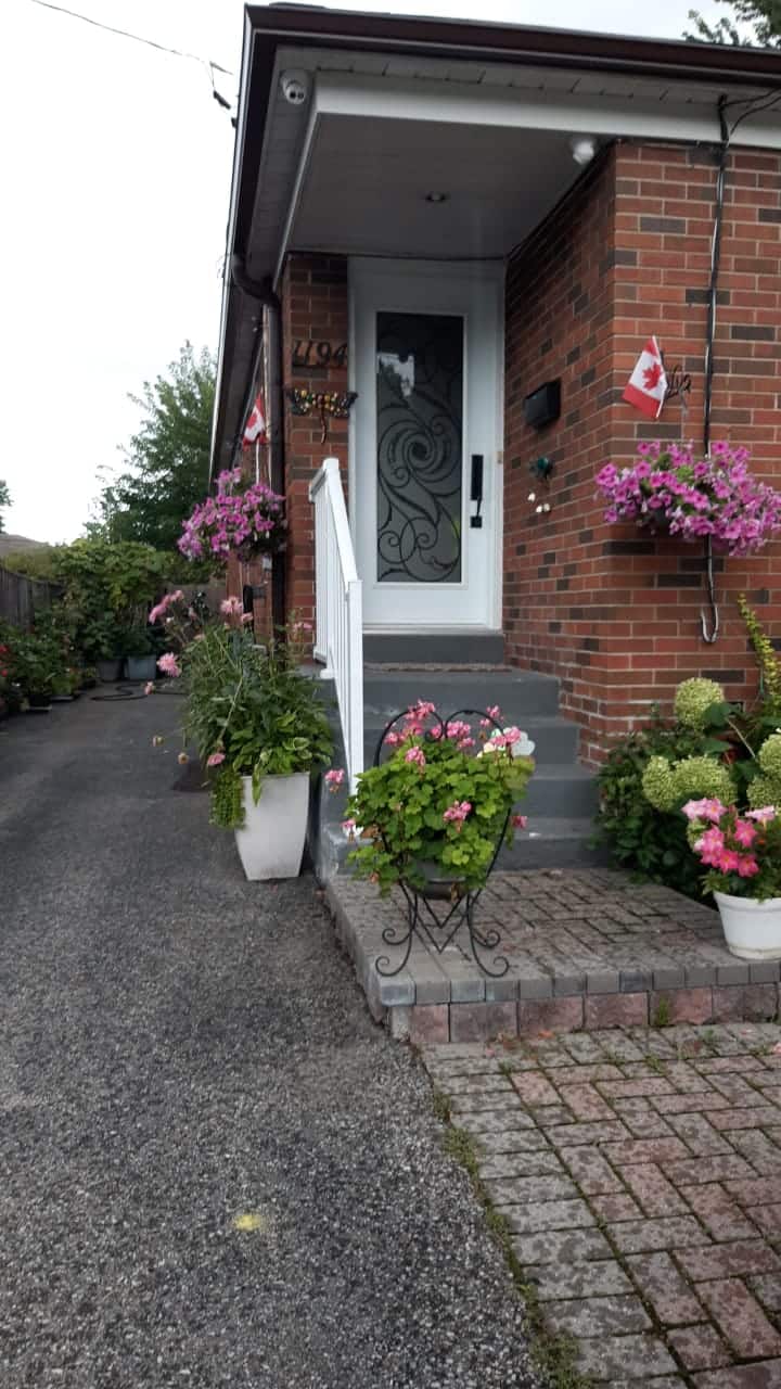 Bright 2 Bedroom Sami Basement Apt - 256