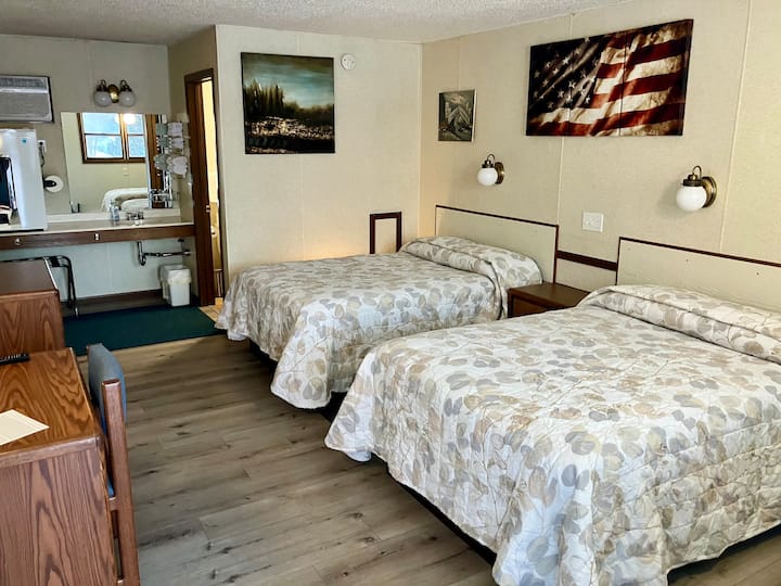 Pet Friendly "Parkway Motel" #32 “Aqua” - North Dakota