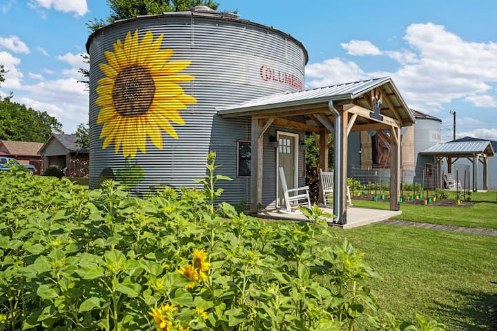 The Painted Silos - The Sunflower Bin - Elgin, OK