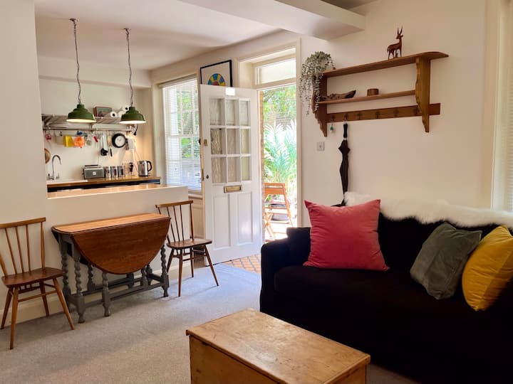 Central St John’s Wood, Self Contained & Charming - London, UK