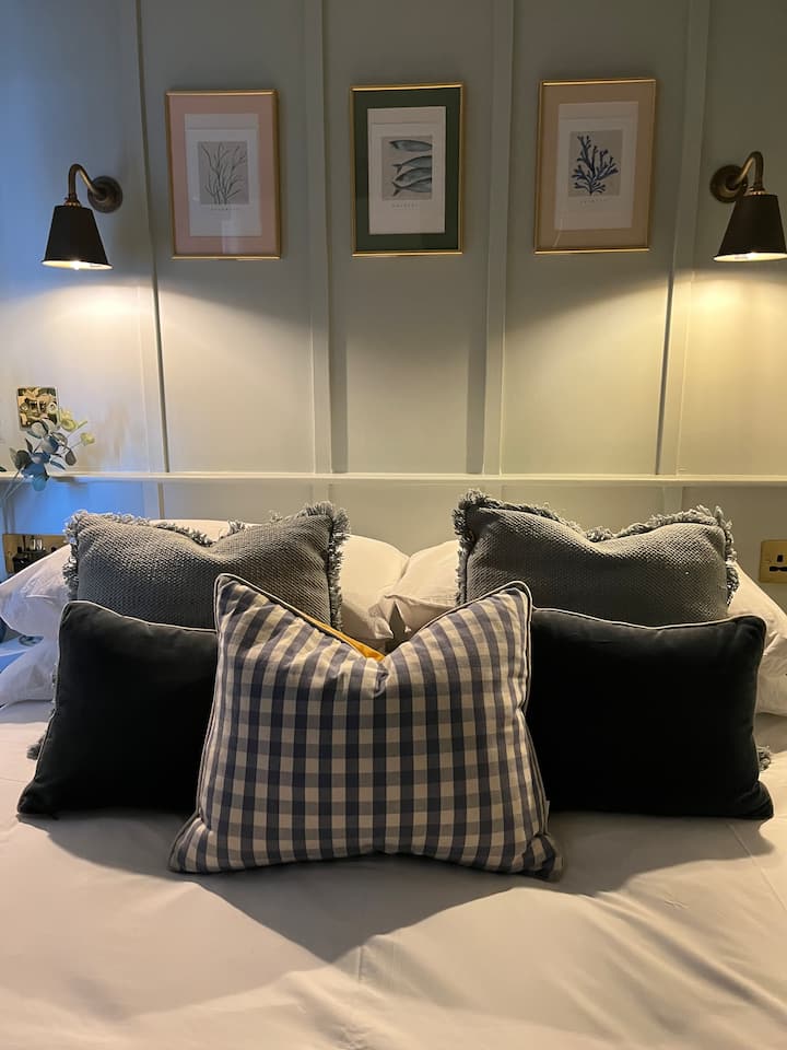 Shepherds Hut Style, Walk To Pub, Near Coast - Welcombe