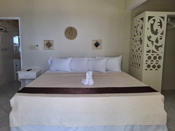 1min~rick’s Cafe°flexible Guest Policy°washer°a/c - Negril
