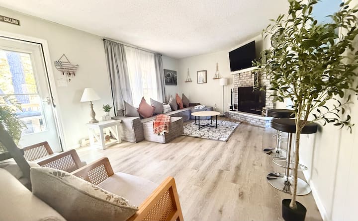 Getaway In The Trails-arcade-fireplace-ski-family - Albrightsville, PA