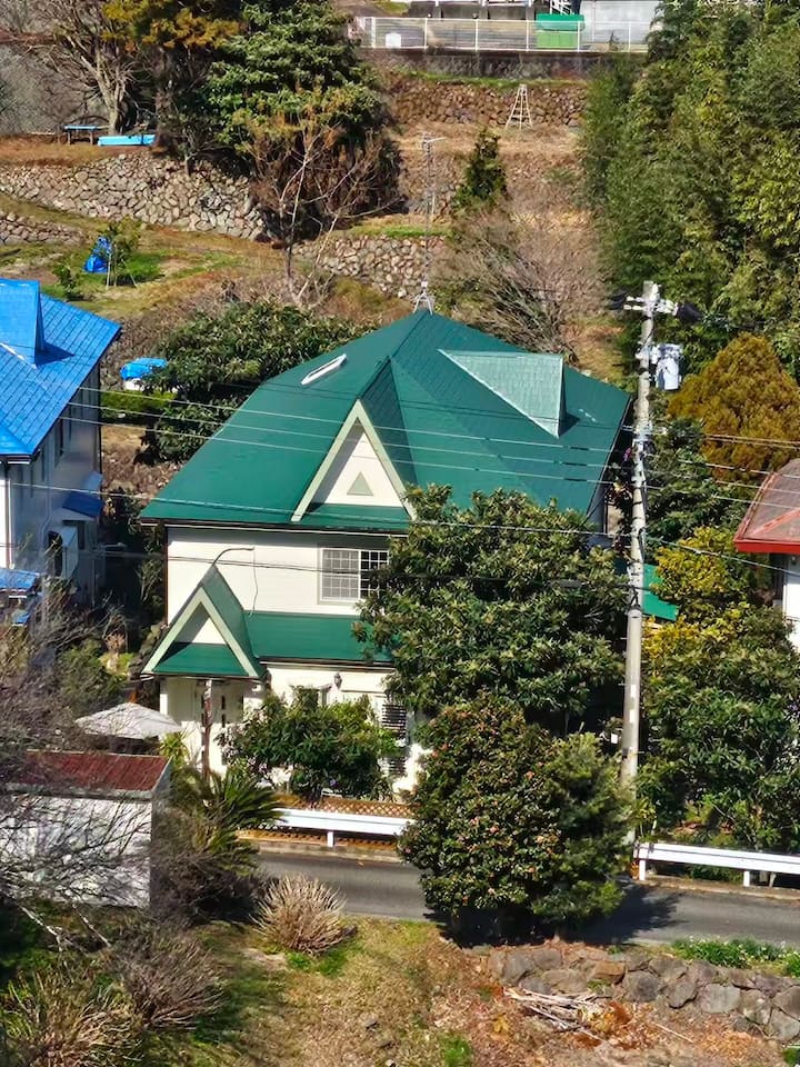 大人数18人住宿，清新的大山环境中bbq，可享免费季节性水果采摘，整栋租（配备服务人员） - Atami