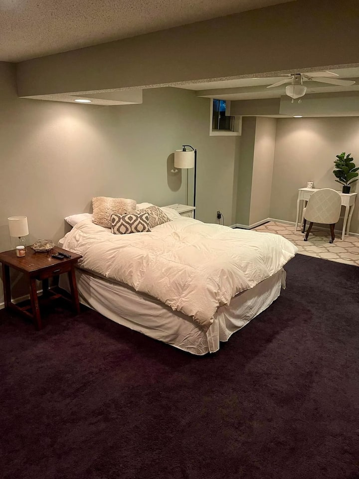 Cozy Townhouse In West Des Moines! - West Des Moines, IA