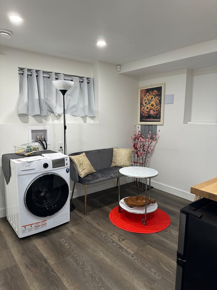 Entire Guest Suite,own Bath, Double Size Bed - Vancouver