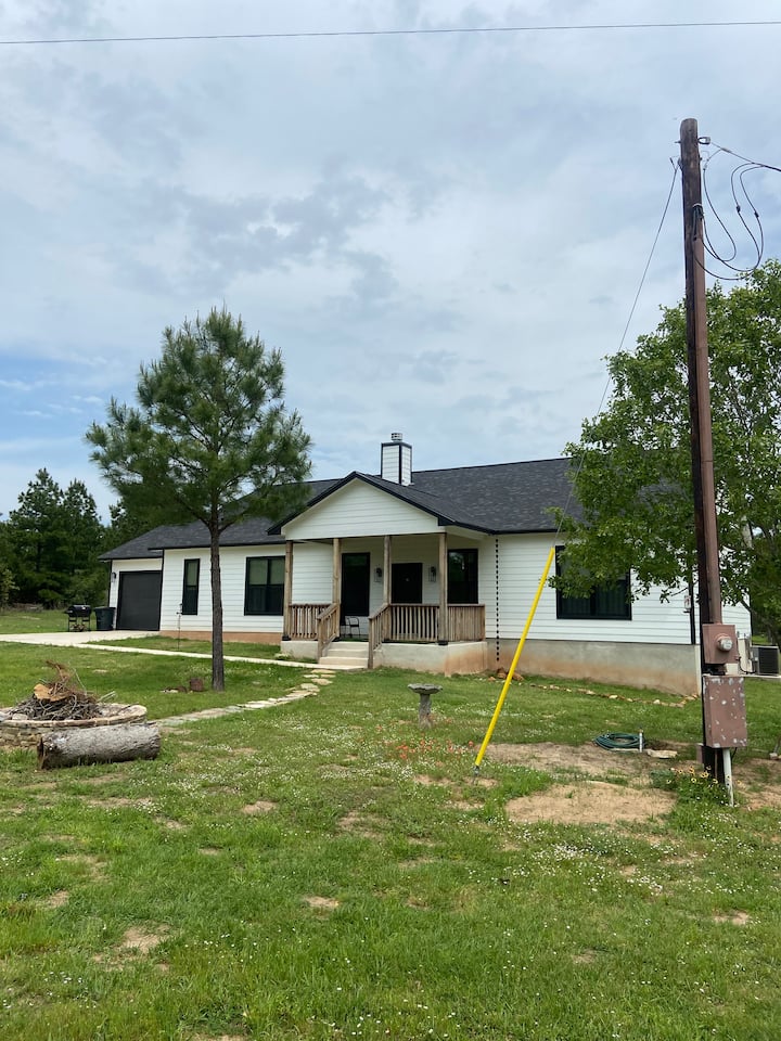 Modern Country Home With Great Kitchen & Porches! - Bastrop, TX