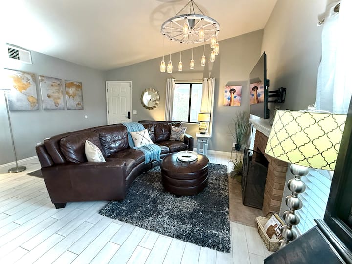 Great Condo Tucked Away In Perfect Location! - Henderson, NV