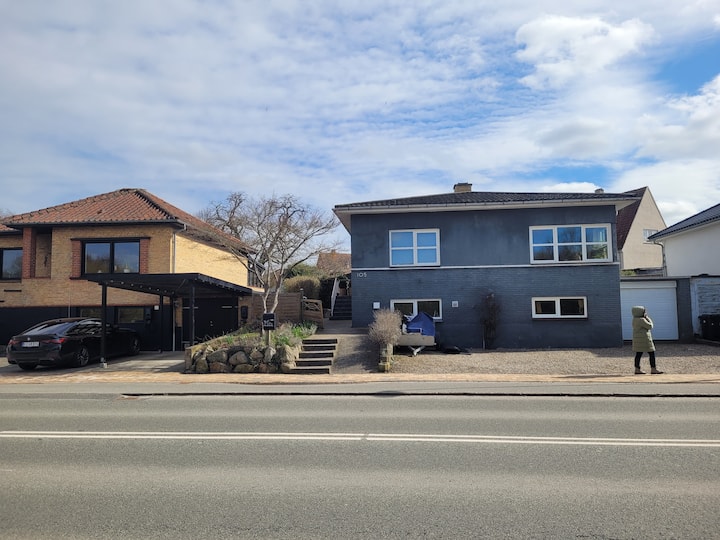 120 M2 Privat Kælderlejlighed Med Udsigt Til Sø - Odense