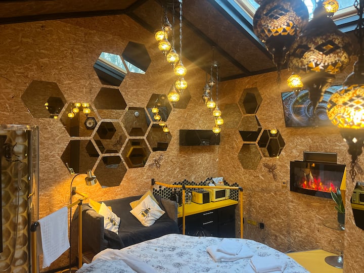 Bee Hive - Hot Tub - Hertfordshire