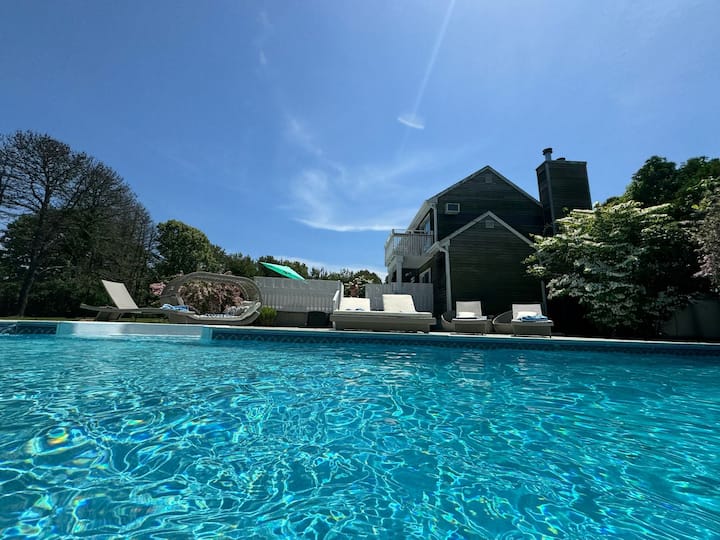 Southampton Retreat - Hampton Bays