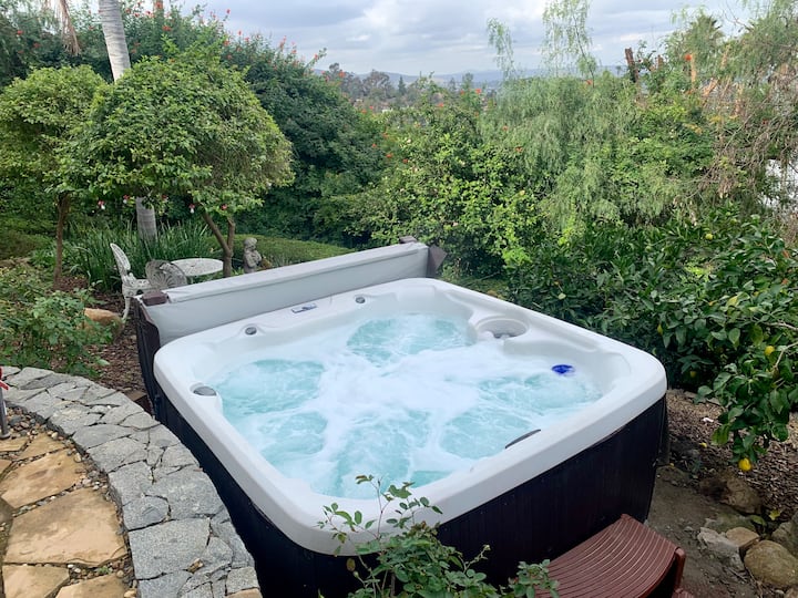 Secret Garden Apartment~ Treehouse ~Hot Tub Oasis4 - La Mesa, CA