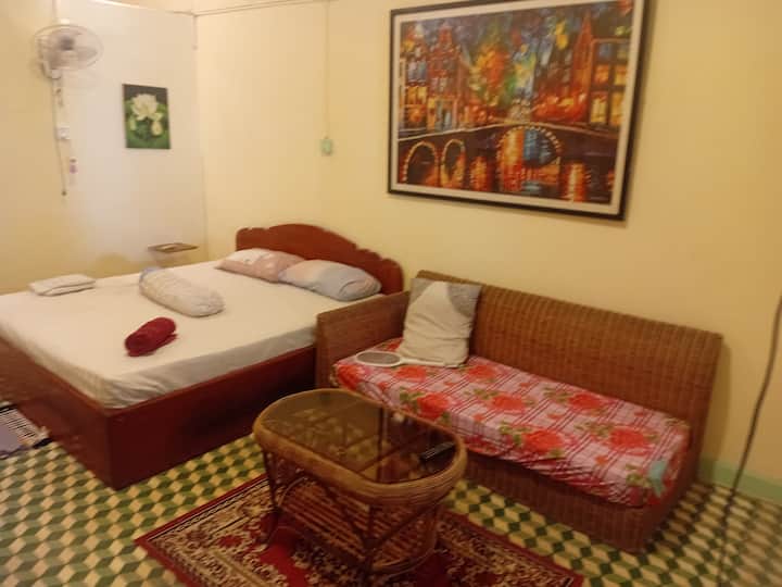 Man's Paradise In Heart Of Fun And Walk Street - Phnom Penh