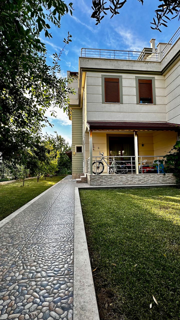 Denize Yakın Müstakil Tripleks Villa - Dikili