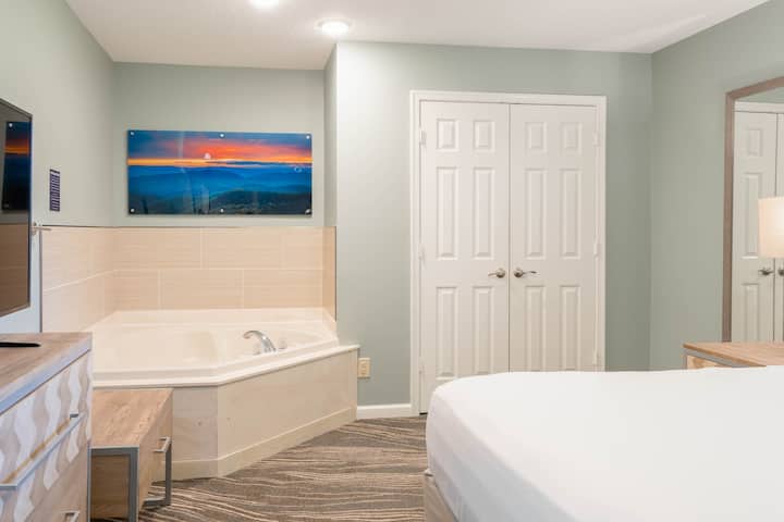 Massanutten Woodstone 1 Bedroom Jacuzzi Condo - Massanutten, VA