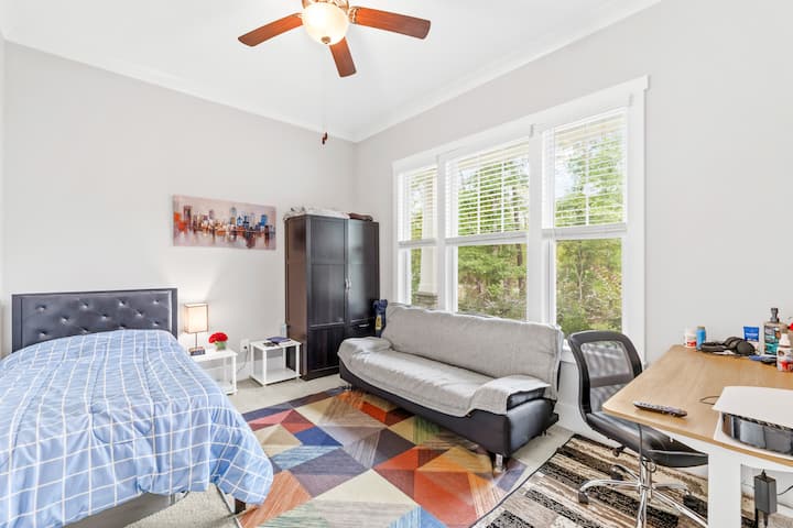 Private Bedroom In New, Smart, Spacious, Creekview - Concord, NC