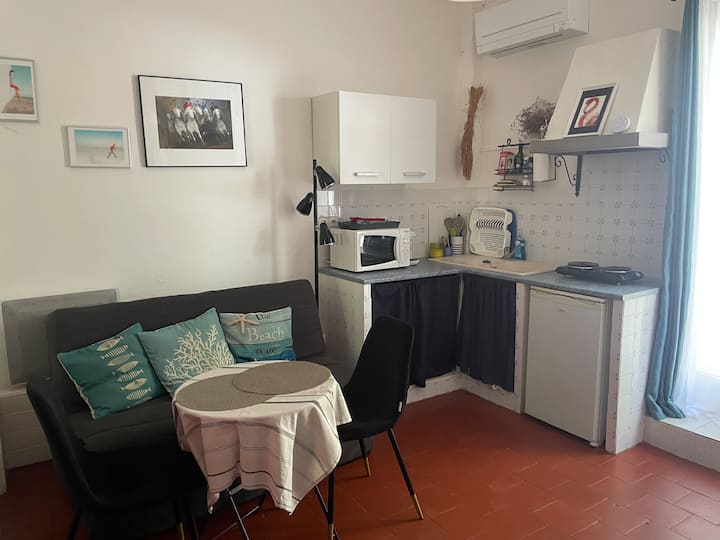 Studio Climatisé 2 Pers. +Cour Extérieure Privée - Salin-de-Giraud