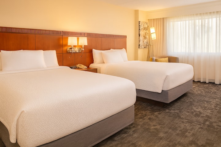 Best Stay! 4 Relaxing Units! Seasonal Pool - Charlotte, NC
