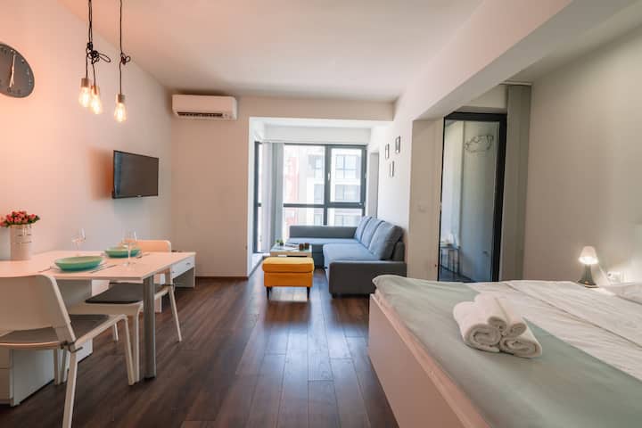 Charming Studio With Balcony • Heart Of The City - Sofia