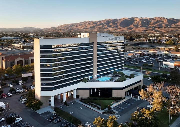 3 Modern Rooms! Near 49ers Museum, Pet-friendly - Santa Clara, CA