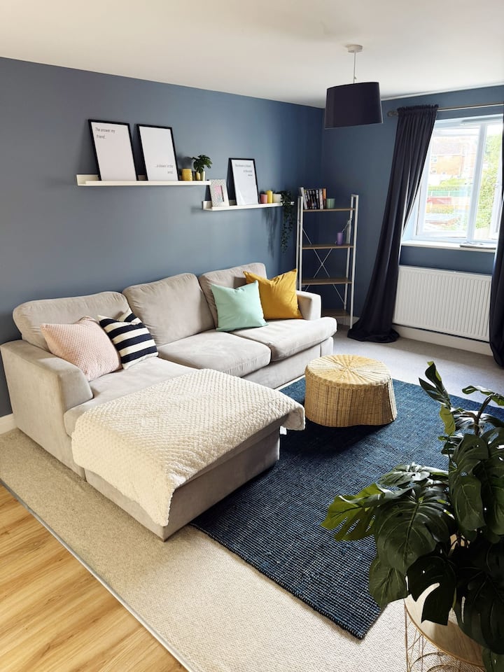 Modern 2 Bed Apt - Free Parking - Bridgwater