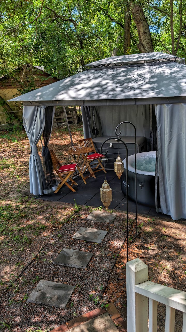 Little Mid-century Cottage - Charleston, SC