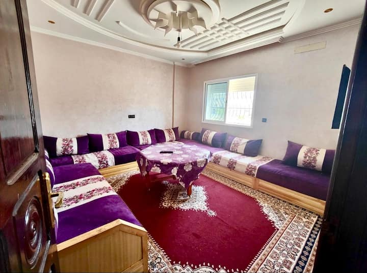 شقّة أنيقة مفروشة مع مطبخ مجهّز وخدمة واي فاي - Agadir