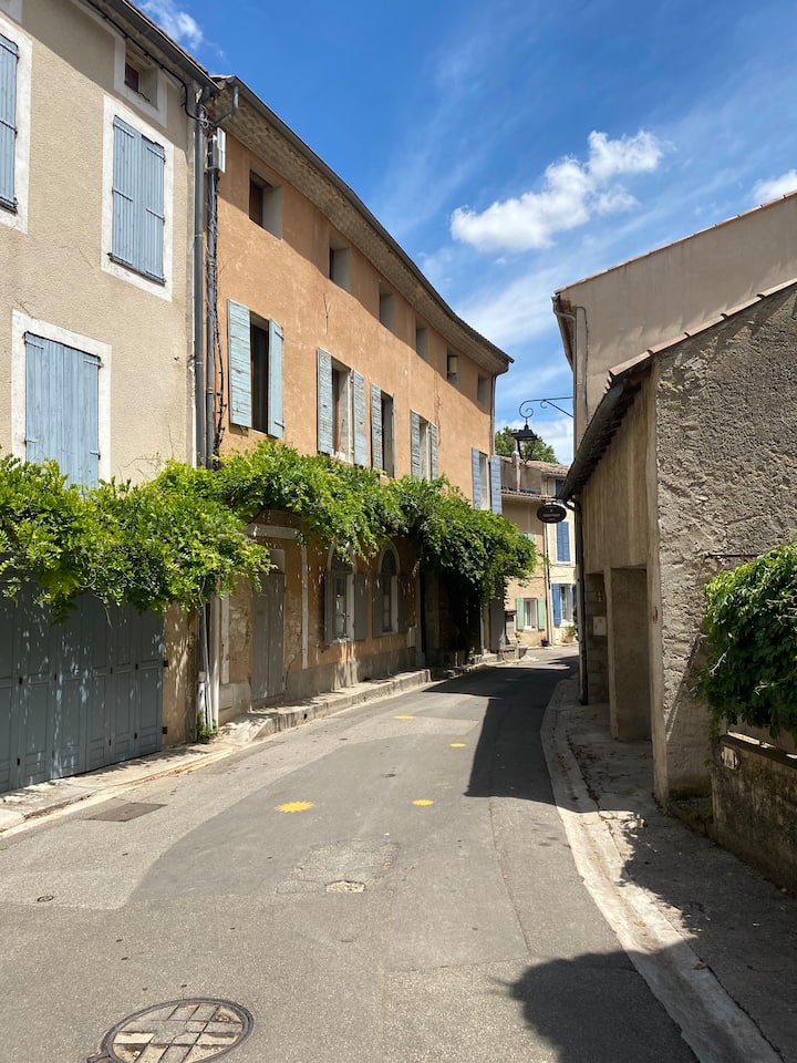 Appartement T2 Centre Ville - Pernes-les-Fontaines
