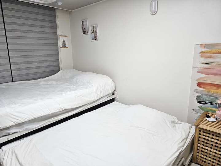 S106 4인가능_중앙로역1분_교동핫플_넷플릭스 - Daegu