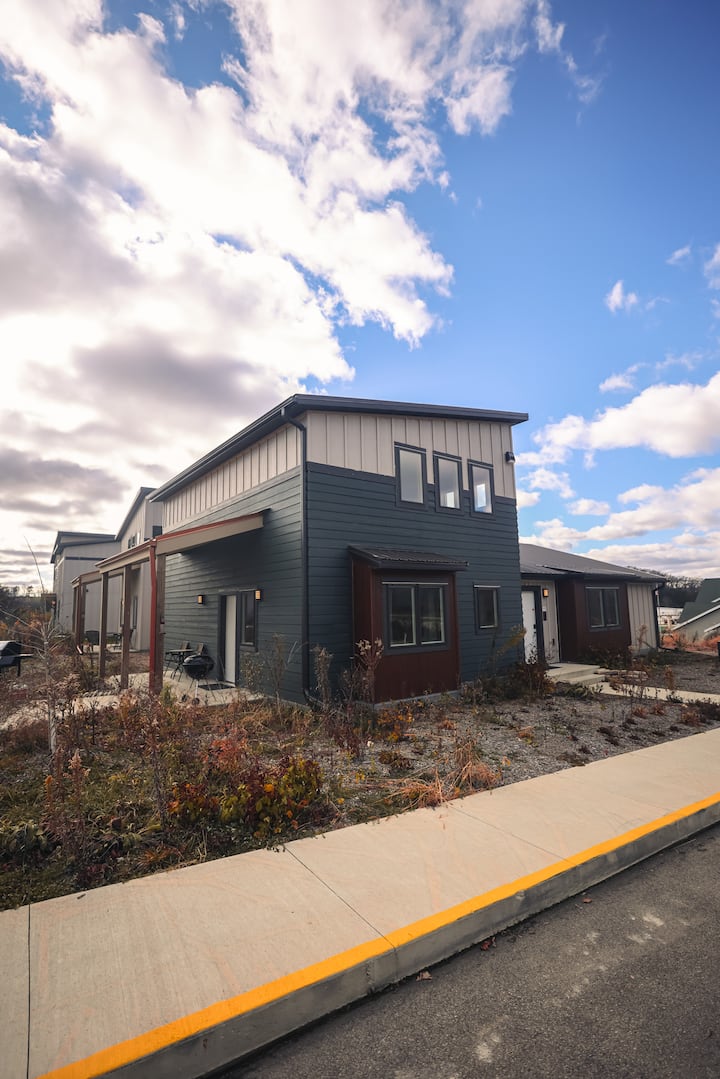 Bluffside Gardens Maple Series Unit 1b - Decorah, IA