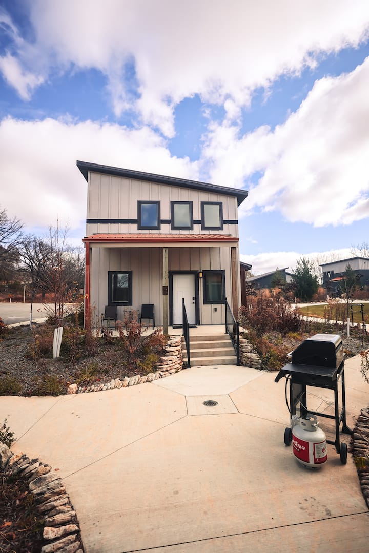 Bluffside Gardens Maple Series Unit #2 - Decorah, IA