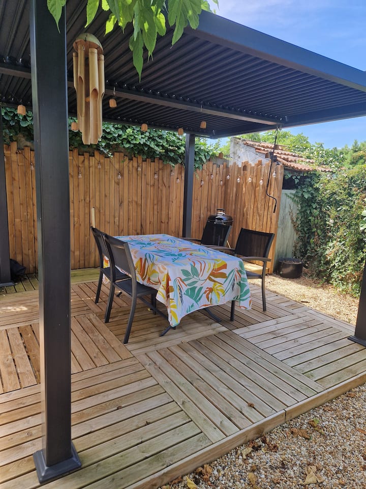 Maison Avec Jardin / 1 King Size - 1 Canapé Lit - Rochefort