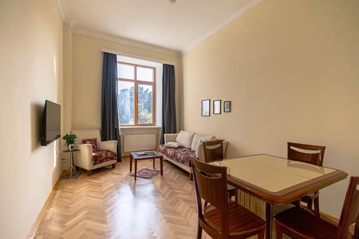 Boulevard View Cosy Apartment Inexcellent Location - Baku