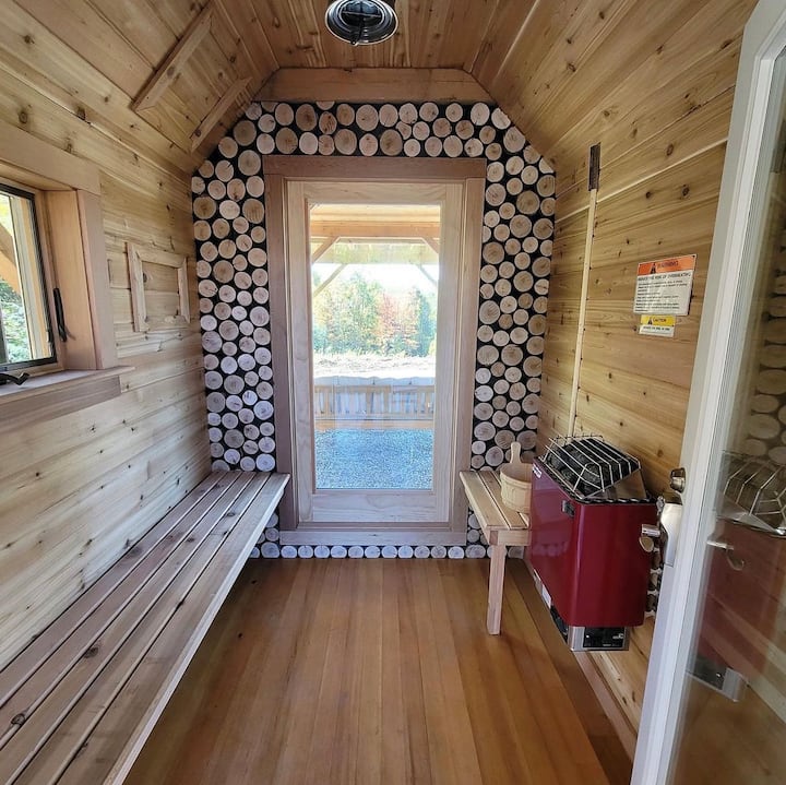 Riverbed Treehouse @Hot Tub & A New Sauna & Views! - Vermont