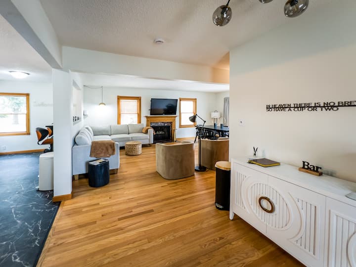 Melrose Place - Iowa City, IA