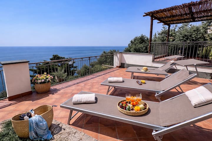 Stunning Sea View Retreat – Perfect For 2+2 - アマルフィ