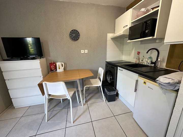 Cosy Studio à 2 Km De La Plage Et Un Lit Confort + - Hendaye