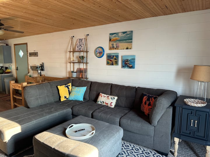Poinsett Lakeside Escape - Lake Poinsett, SD