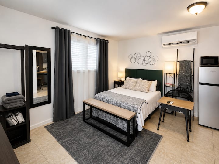 Tower View Studio - 1.5 Blocks To Midland Memorial - Midland, TX