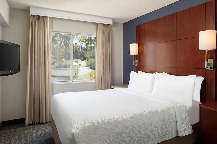 Rare Gem! 3 Comfortable Units, Free Breakfast - San Diego, CA