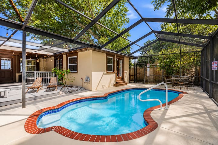 Cozy Pool | 10 Ppl | Fun | Close To Clearwater - Clearwater, FL
