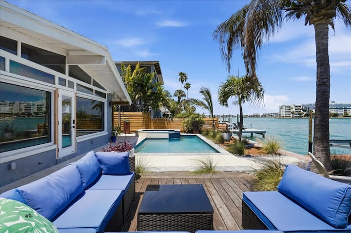 Summer Bayfront + Guest Suite | Pool/spa/boat Lift - St. Pete Beach, FL