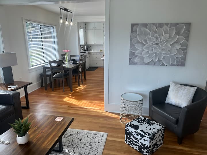 The Pa Cottage
Close To Everything
30+ Day Stay - Port Angeles, Washington