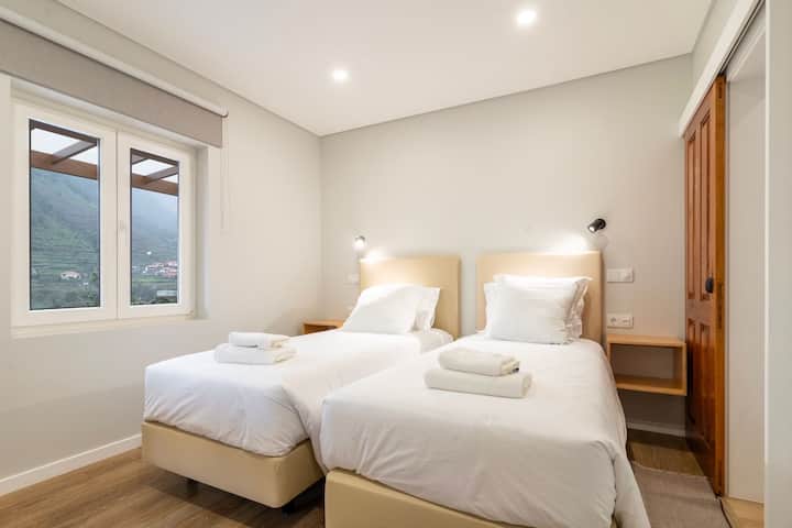 Surf Lodge - Quarto Com Pequeno Almoço Incluído - Madeira