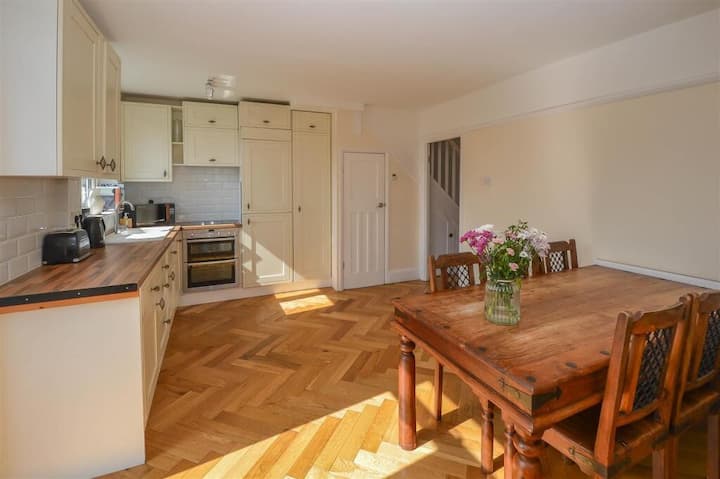 Cosy Family Friendly House In Brentwood - Brentwood